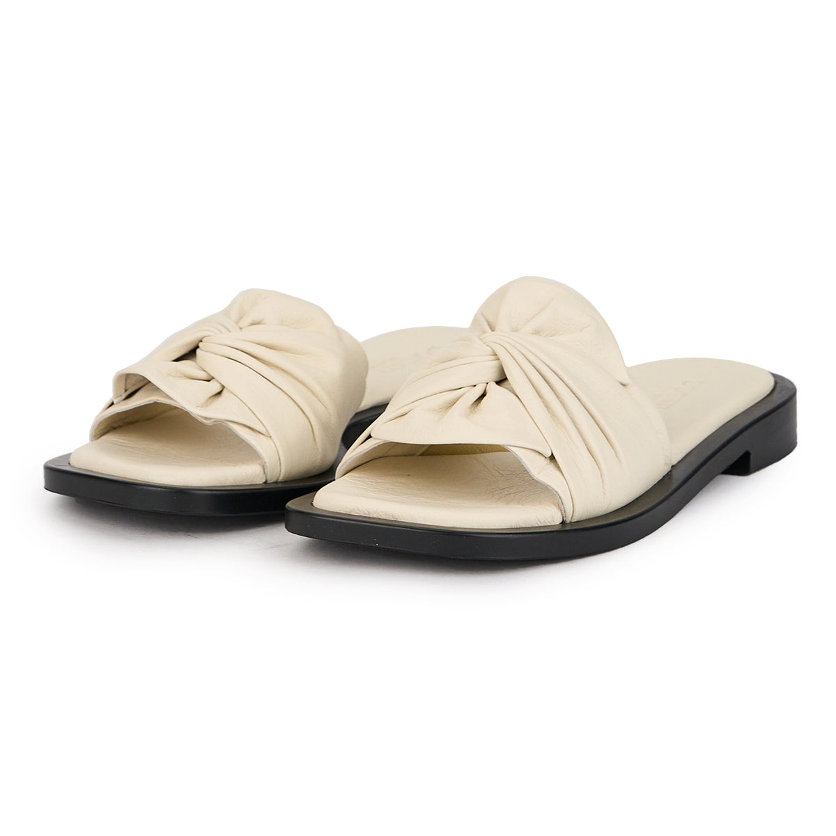 Papuc dama din piele naturala bej cu talpa joasa 16111 – Superlative.ro