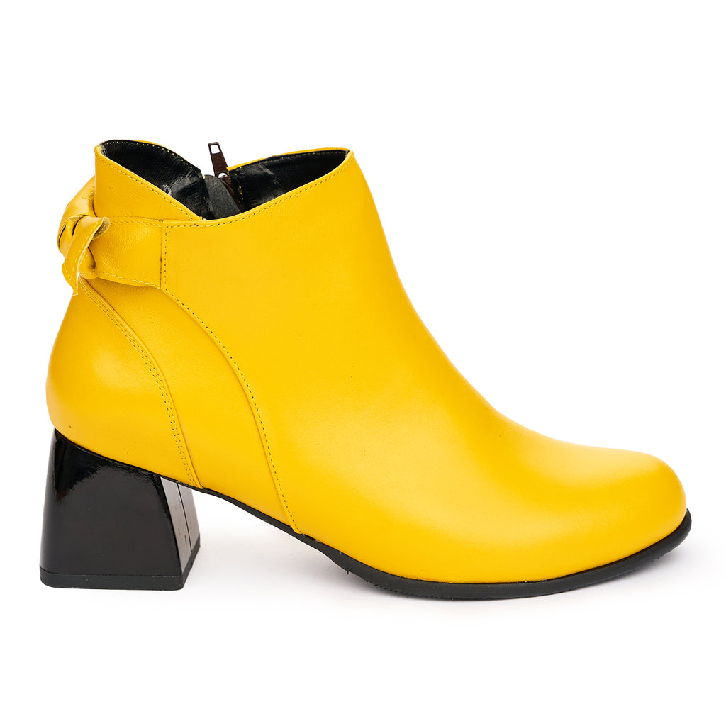 Ghete Dama Galbene Piele Naturala Toc 6 Cm Elegante 10961 – Superlative.ro